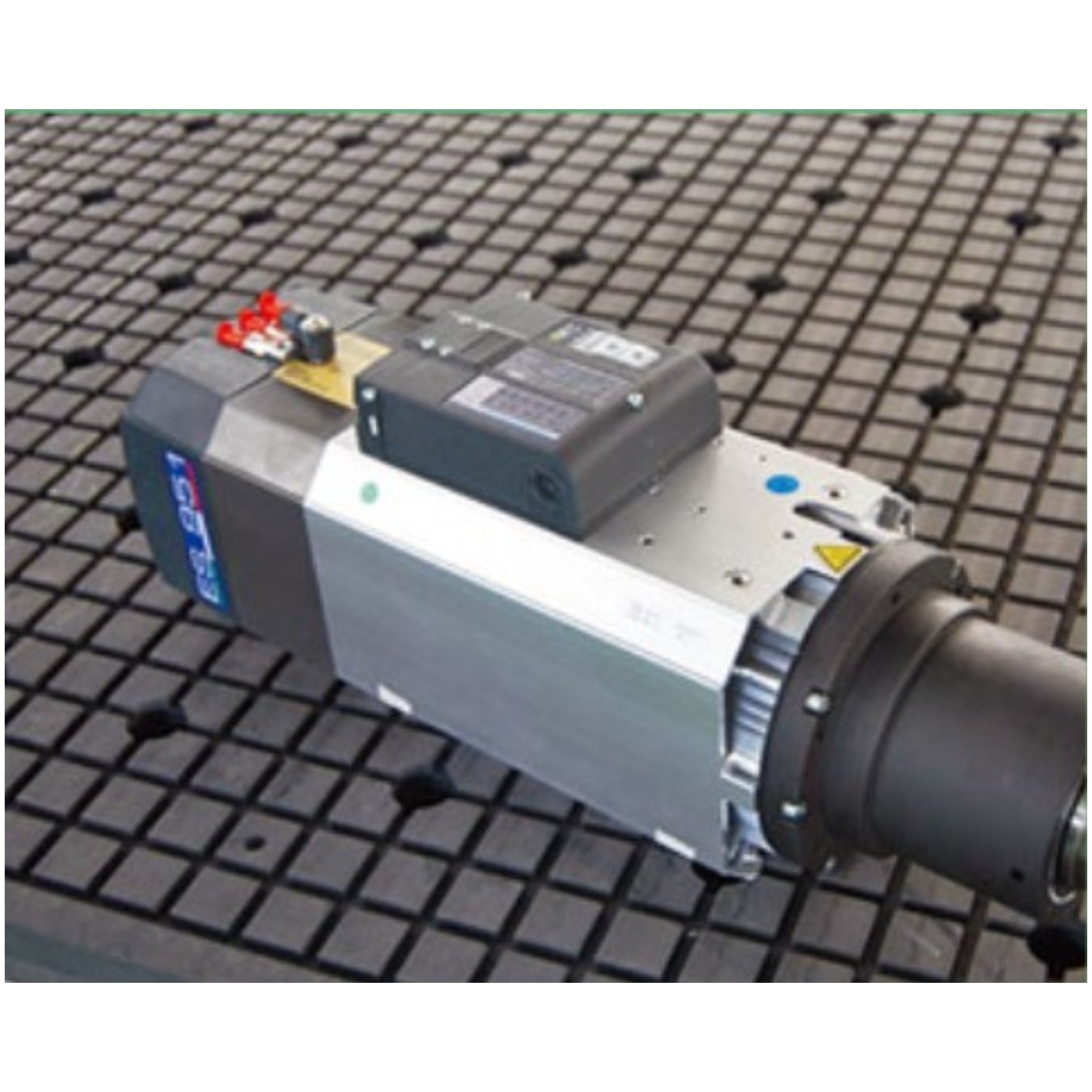 Linha nesting com carga, descarga e etiquetagem automática – Madetech Com.